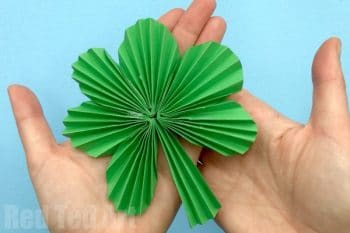 3D Paper Shamrocks for St Patrick's Day - Red Ted Art - Make crafting ...
