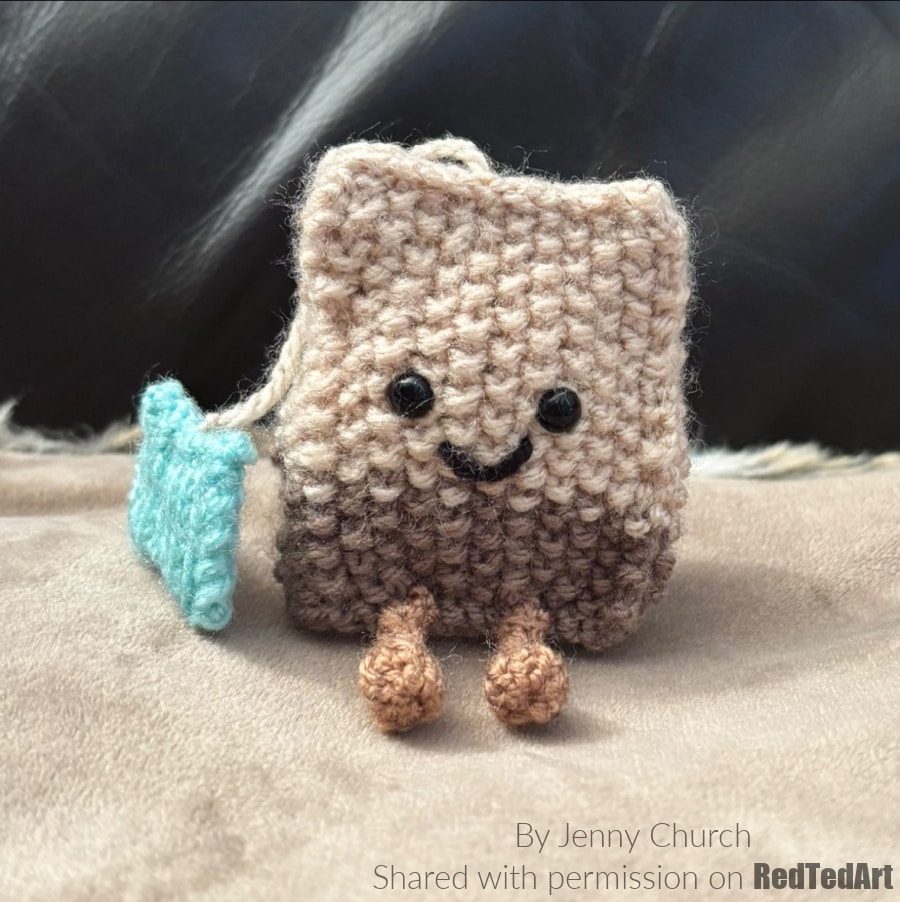 Easy Teabag Knitting Pattern with Legs (Amigurumi for Knitters!)